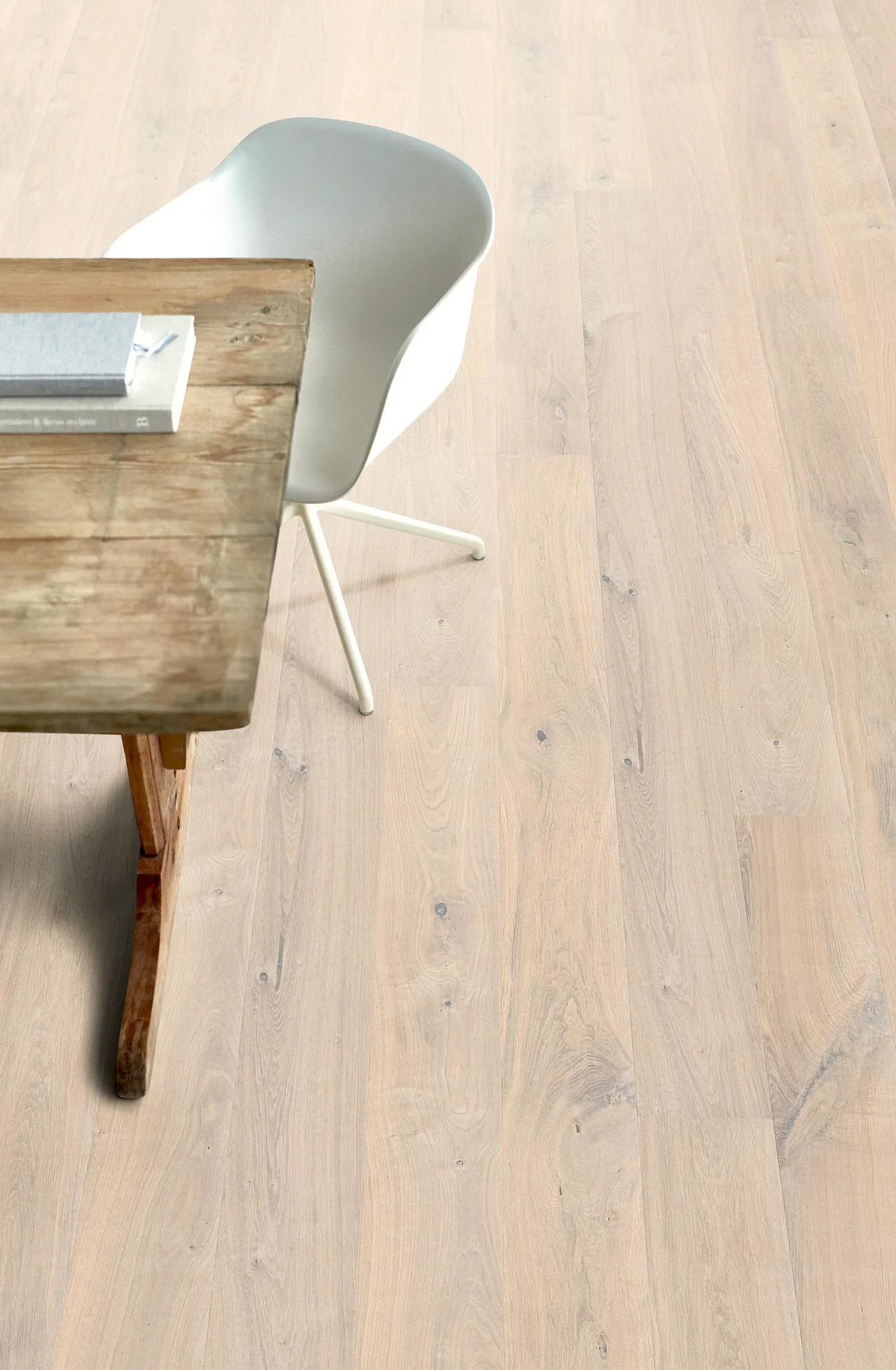 Berg & Berg Ek XXL Öland Vit Mattlack parkett | Färgvaruhuset.se